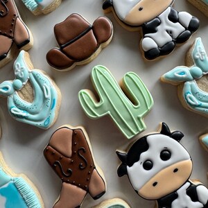 12 Cow Girl Cookies, First Birthday Cookies, Little Cow, Birthday ...