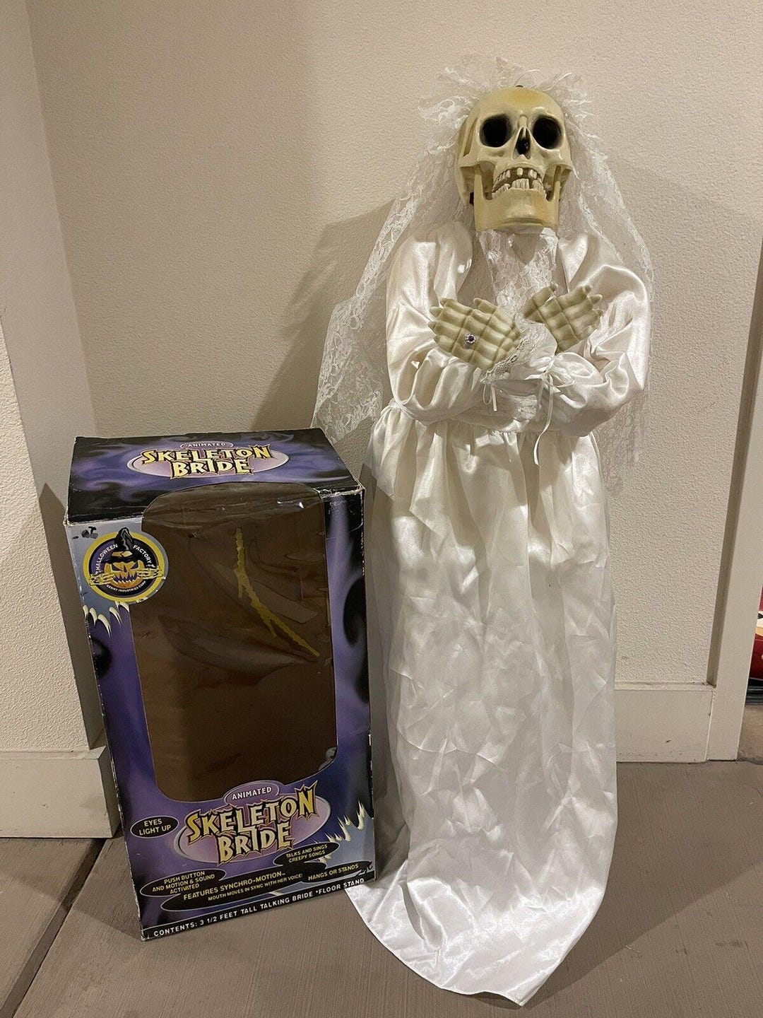 Vintage Halloween Gemmy Animated Talking Skeleton Bride Hanging Skull ...