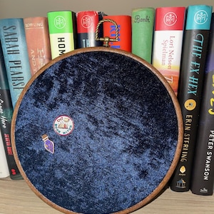 Velvet Circle Pin Board Badge Lapel Wall Mounted Display Board Enamel ...