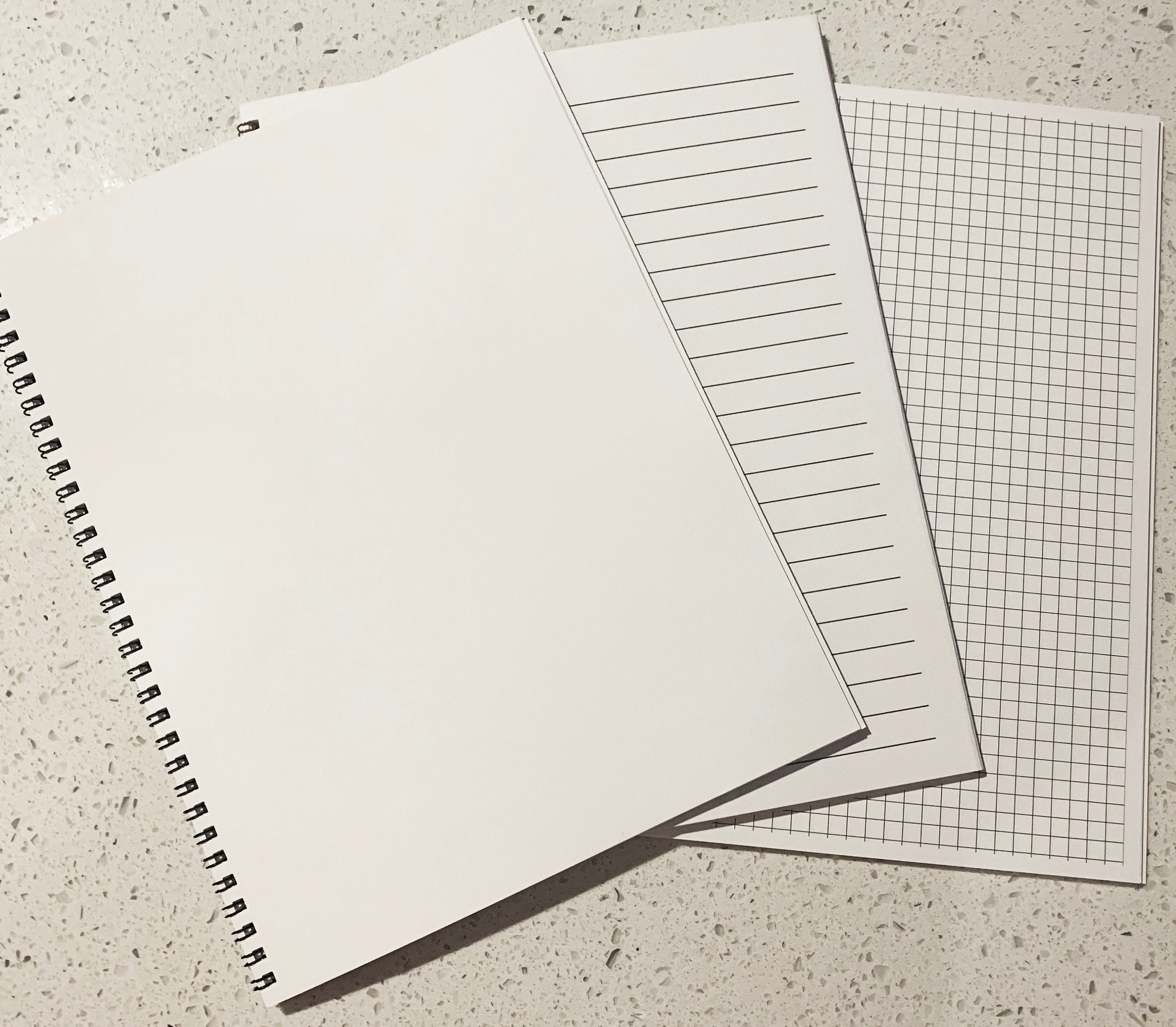 Cuaderno personalizado, negro con margarita blanca Cuaderno ...