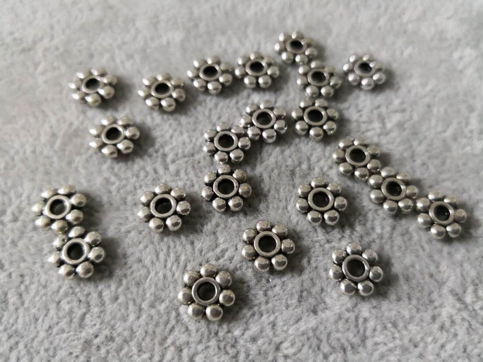 100pcs 4mm 6mm 8mm Metal Spacer Beads daisy Spacer Beads - Etsy