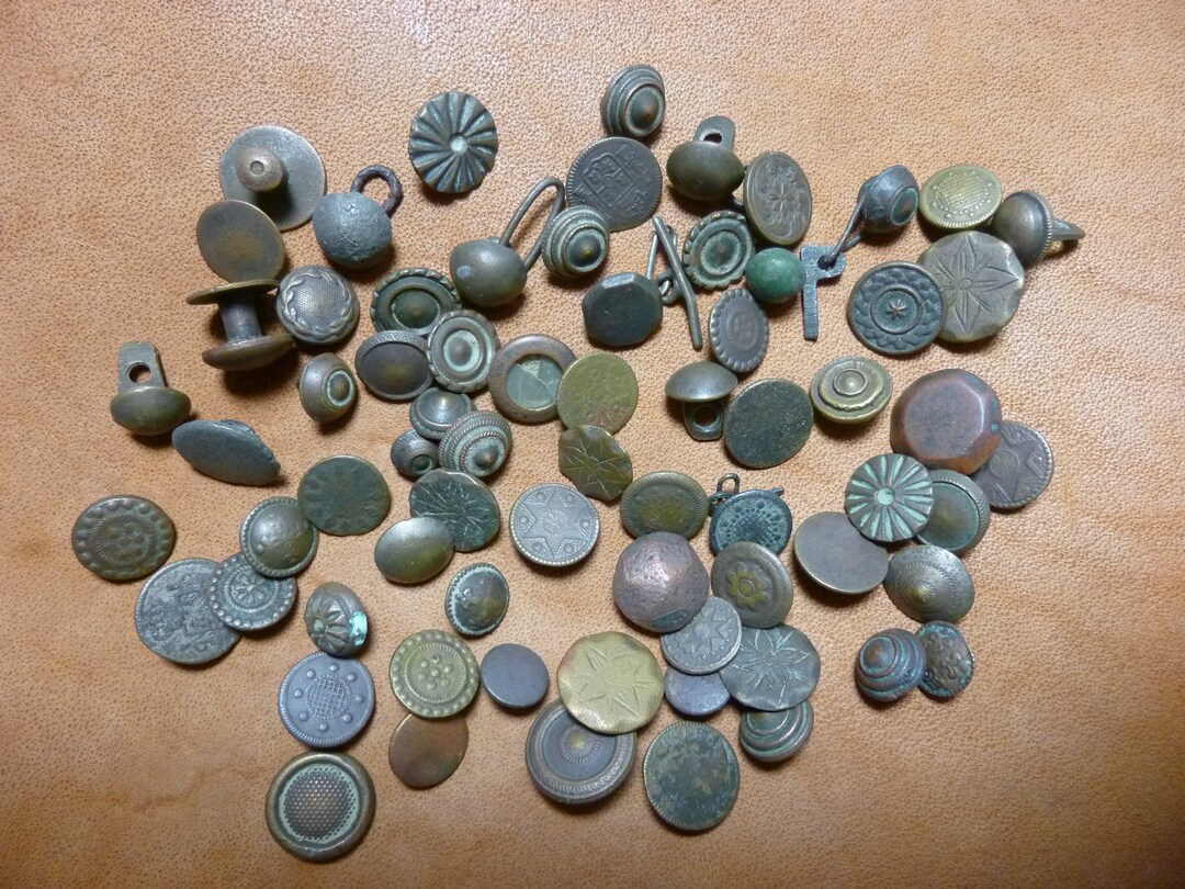 70 Antique Bronze Buttons, 70 Pcs. Vintage Jewelry Heads From the ...