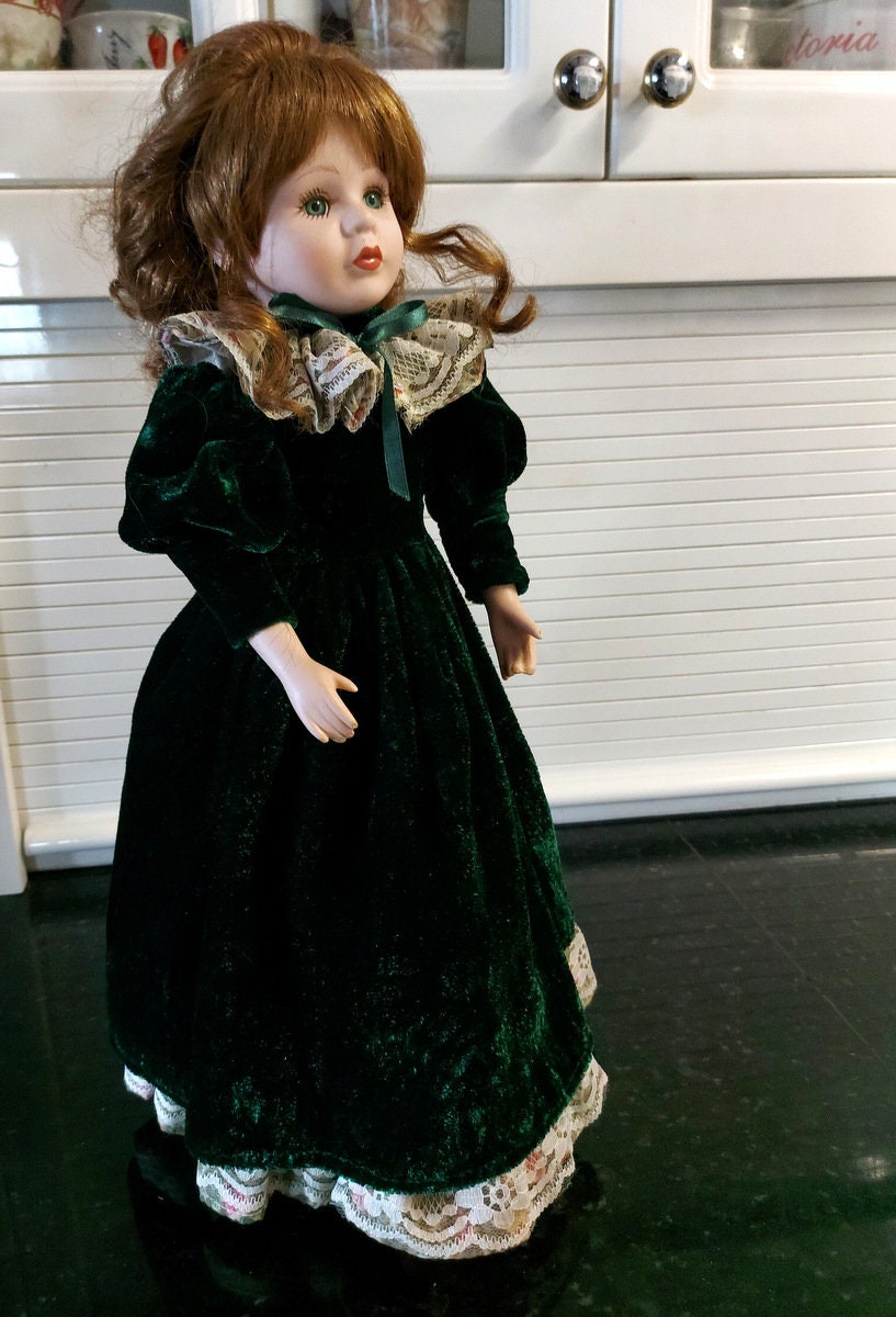 Vintage Porcelain Green Dress Beauty Elegant Doll - Etsy