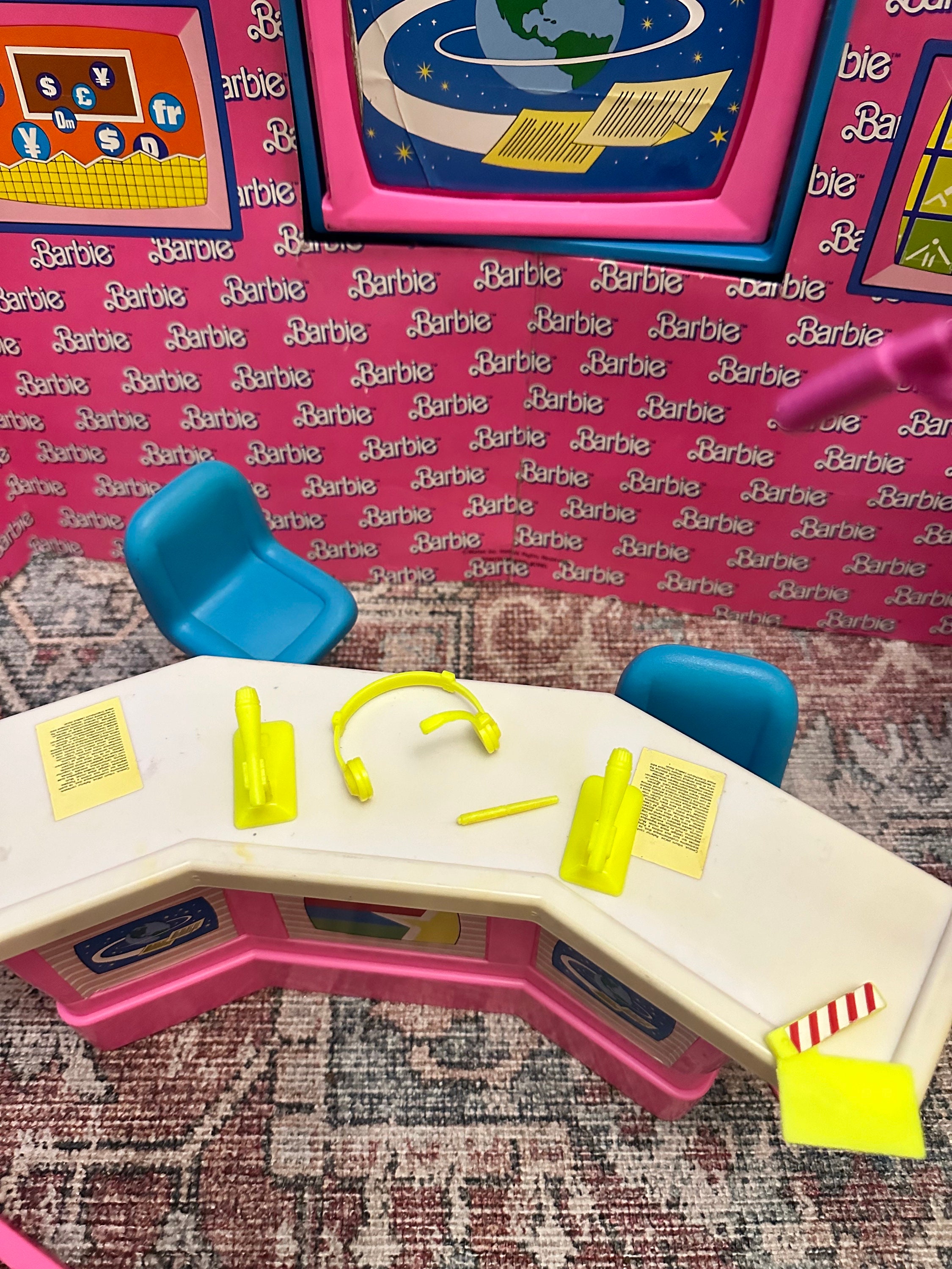Barbie 6 O’clock News / Newsroom Playset - Vintage 1980s Doll Accessory ...