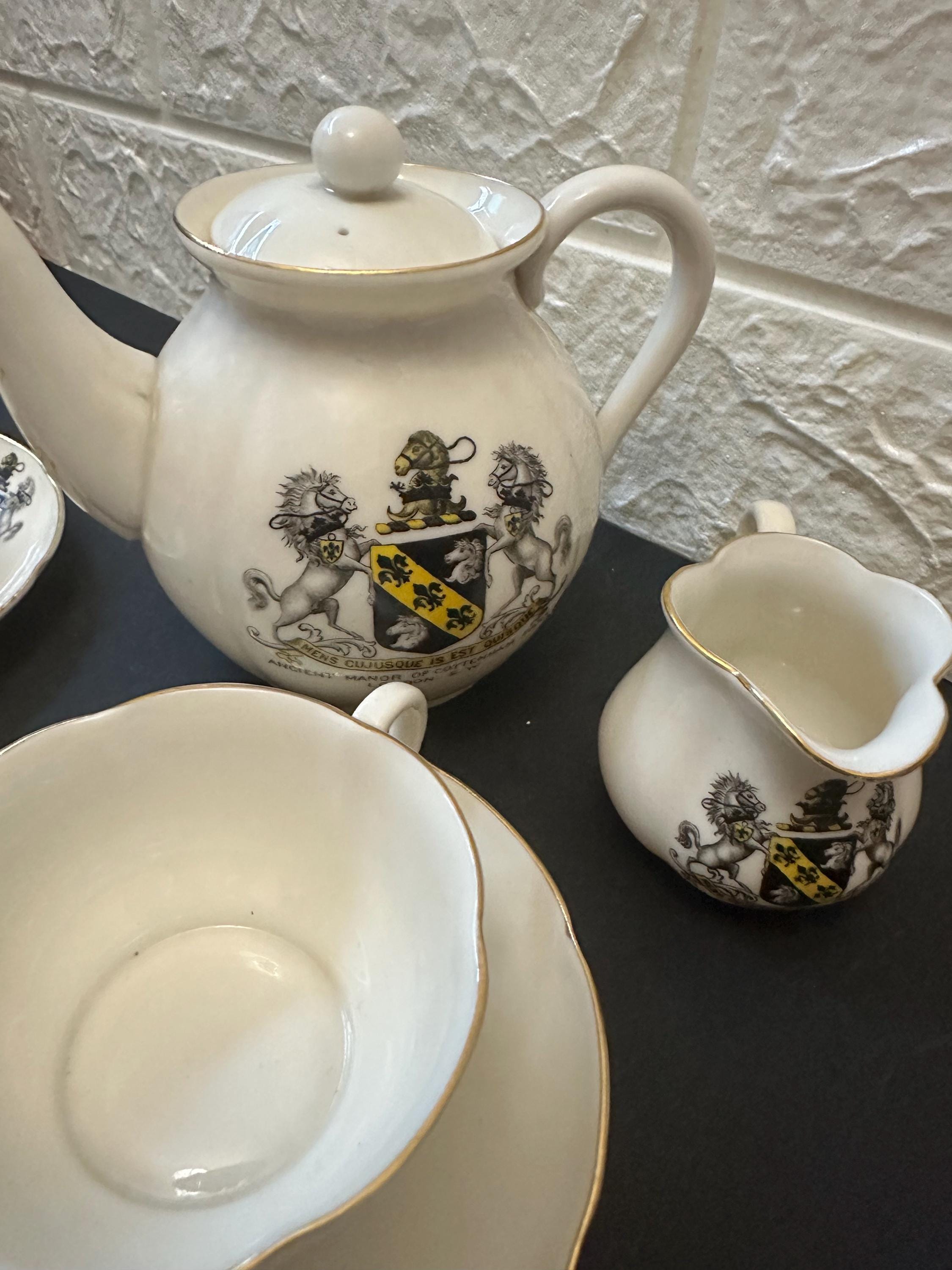 Vintage W H Gross Ancient Manor of Cottingham Park London Crested Small ...