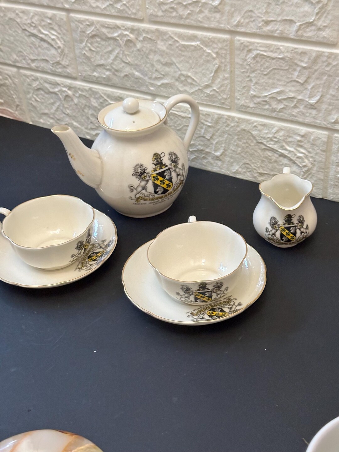 Vintage W H Gross Ancient Manor of Cottingham Park London Crested Small ...