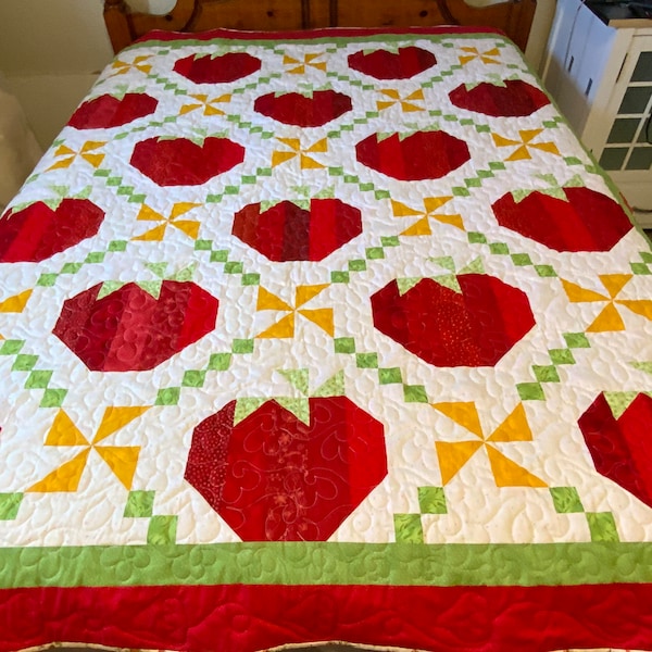 Strawberry Quilt - Etsy