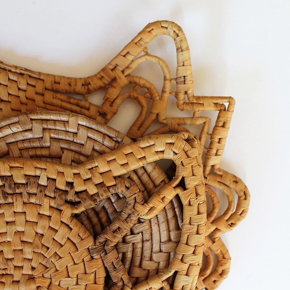 Vintage Wicker Rooster Chicken Trivet Set Wall Hanging