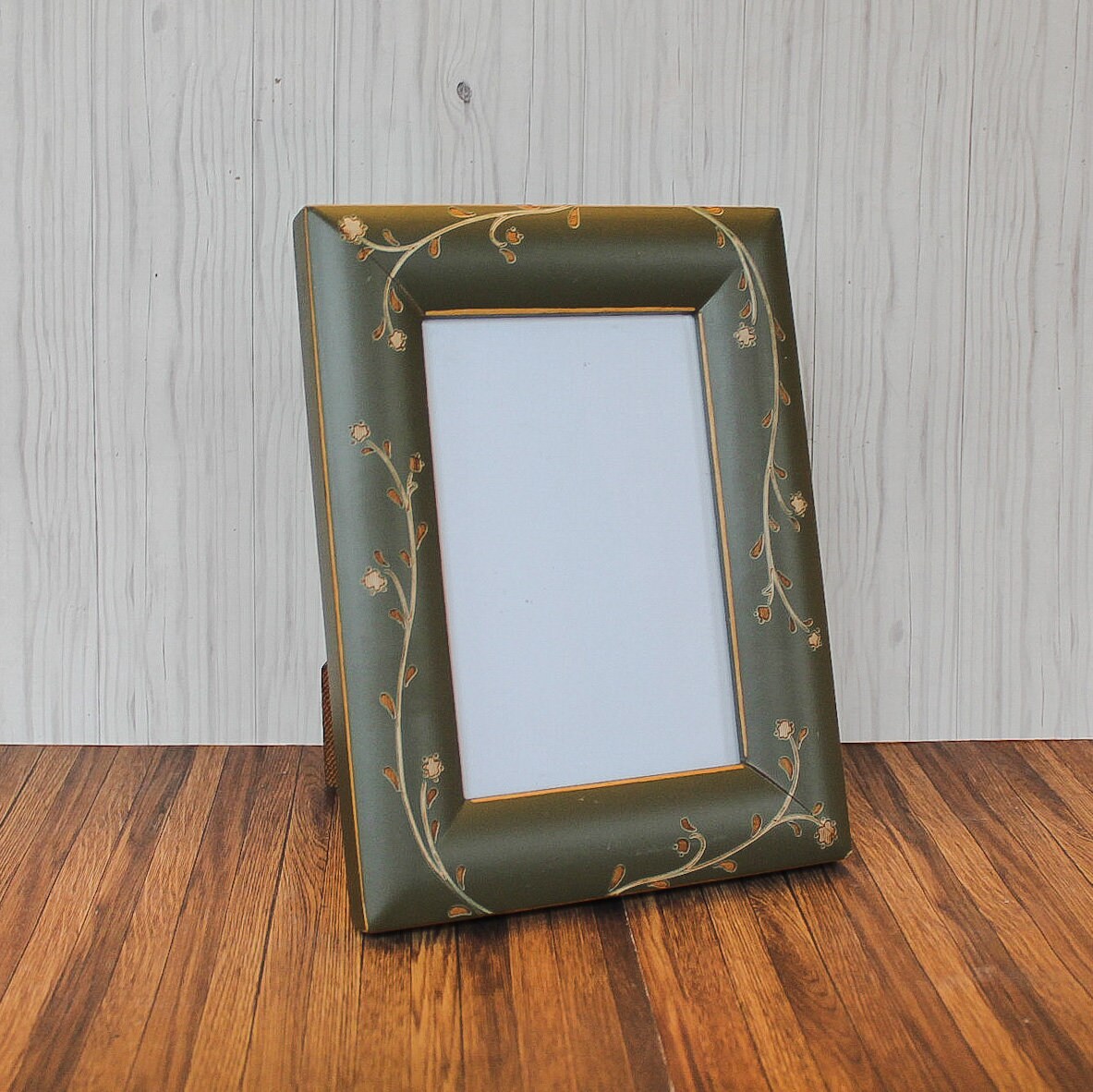 Vintage RARE WOODS 4x6 Picture Photo Frame Green Wood with Etched ...