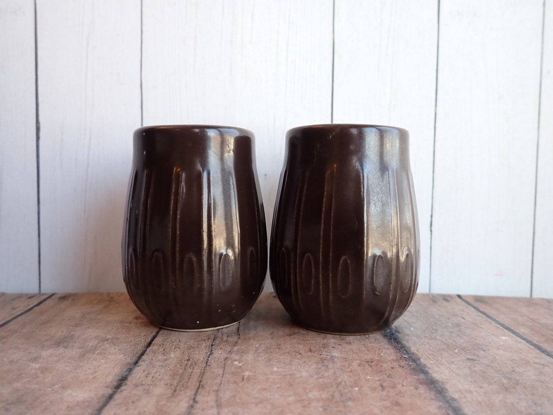 Vintage Red Wing HEATHERSTONE Salt and Pepper Shaker Set of 2 Brown ...