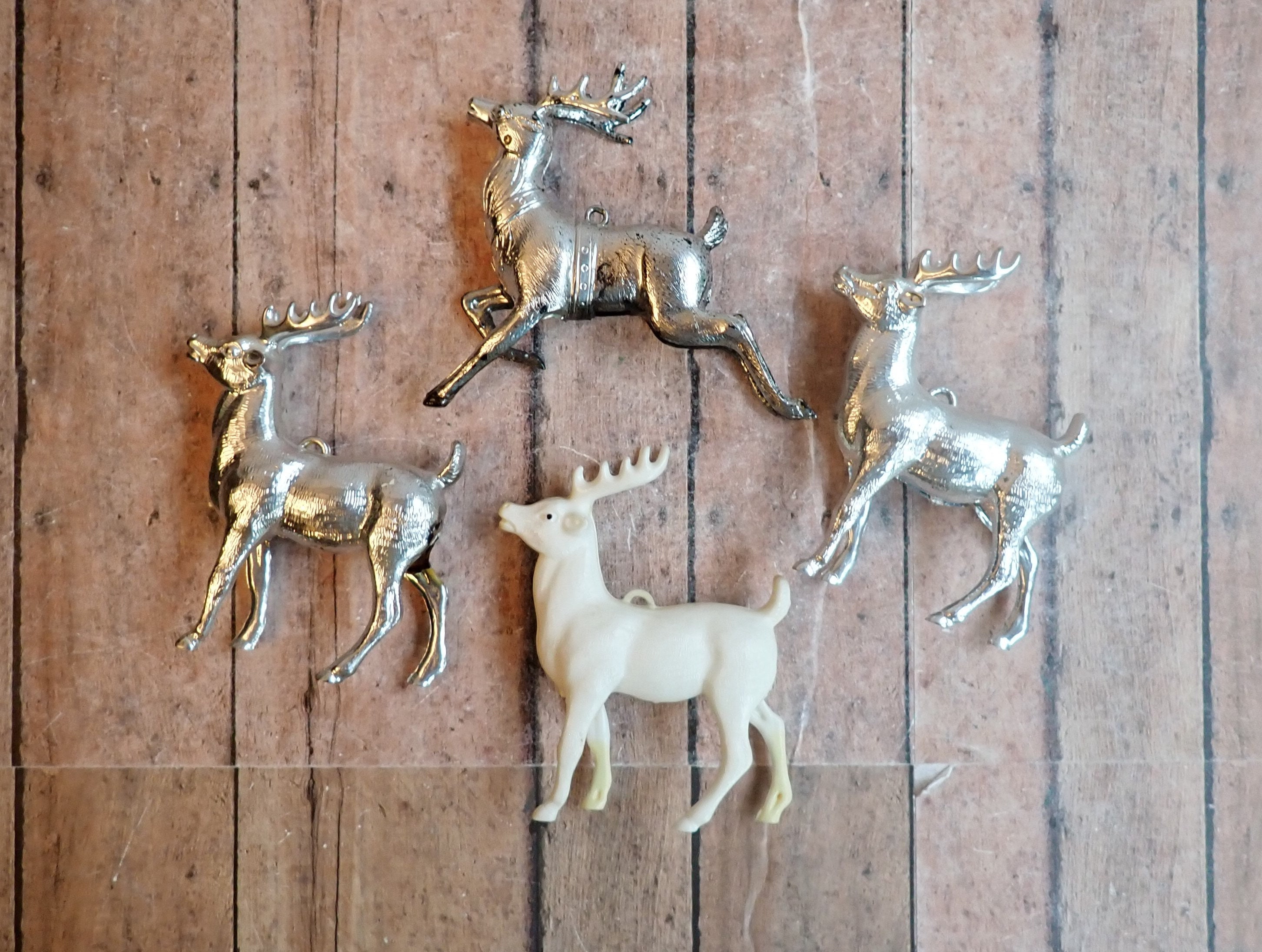 Vintage Plastic Deer Reindeer Ornament Set of 4 Silver and White Ornaments