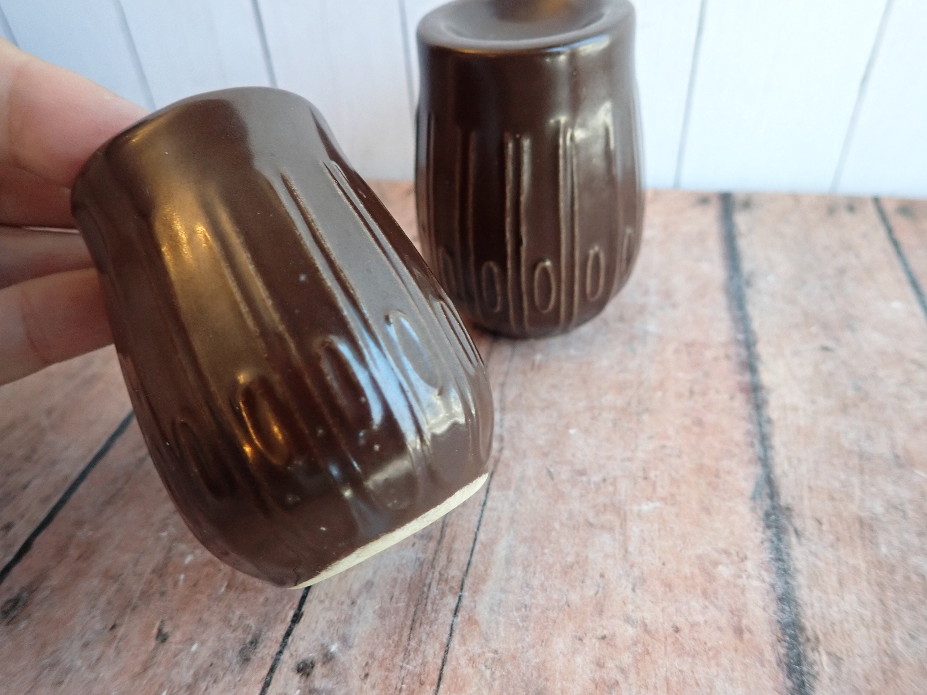 Vintage Red Wing HEATHERSTONE Salt and Pepper Shaker Set of 2 Brown ...