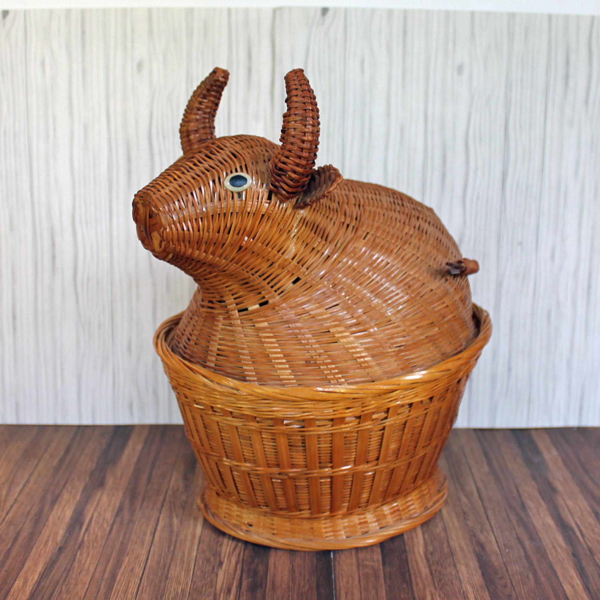 Vintage Woven Wicker Cow Bull Steer Basket with Base and Lid Large ...
