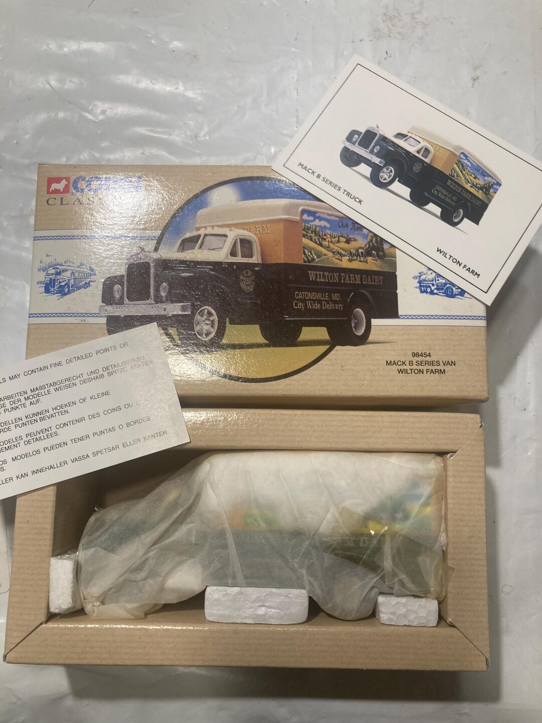 Vintage Corgi MACK Series B VAN Wilton Farm, Mint, Brand New in the Box ...