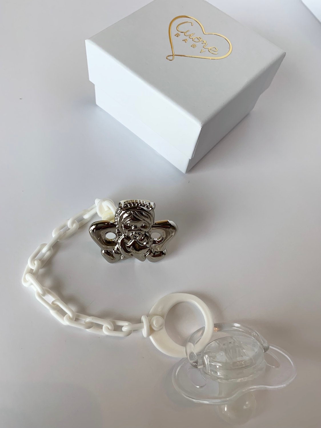 Silver pacifier clip. Baby pacifier holder. Baby gift. New - Etsy España