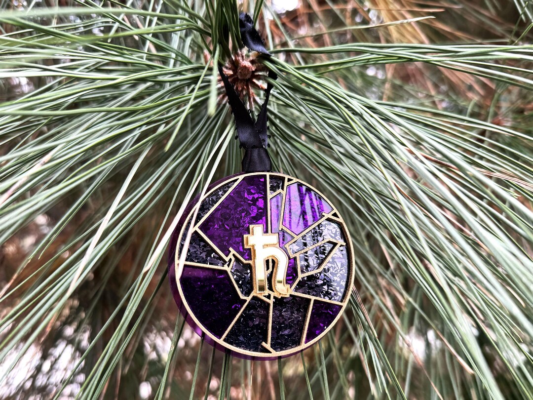 Saturn Ornament | Silence Glaive Symbol Stained Glass Anime Christmas ...