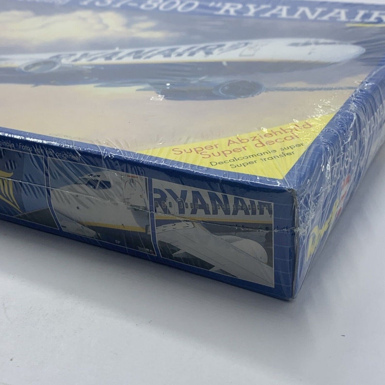 New Revell Boeing 737-800 Ryanair Model Kit Scale 1/144 No. 04241 ...