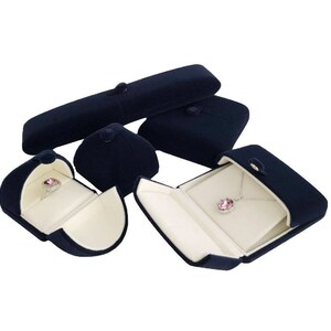 Luxurious Velvet Ring Box for Engagement Diamond Wedding Birthday ...