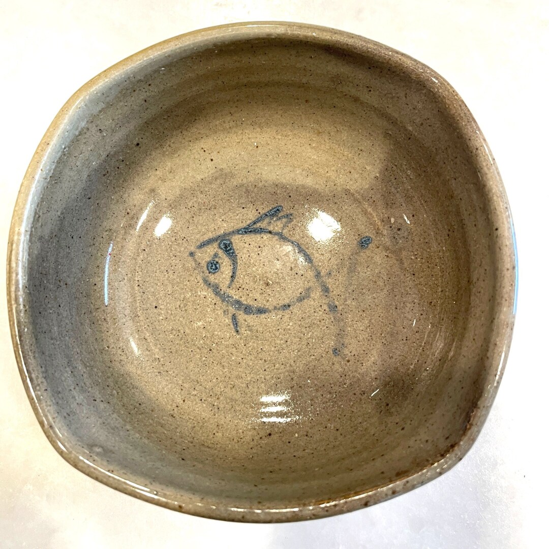 Handcrafted Art Pottery Bowl Fish Design Asian Japanese Design Japan ...