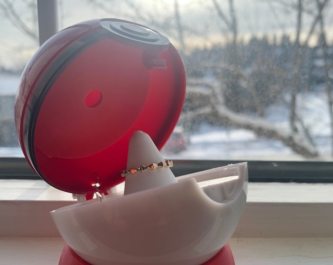 Pokeball Proposal / Wedding Ring Holde - 3D Printed - Etsy