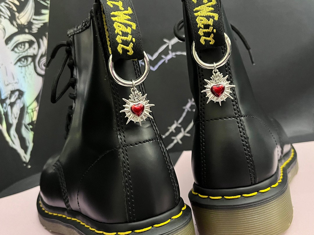 BOOT CHARMS HEART Red Spiked Barbed Wire Heart Boot Charm, Boot ...