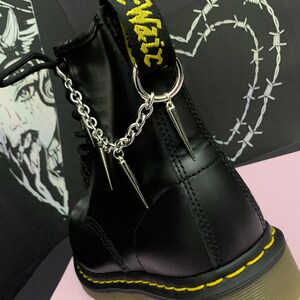 SPIKE BOOT CHAIN Charms, Hardware Grunge Charms, Shoe Accessories, Boot ...