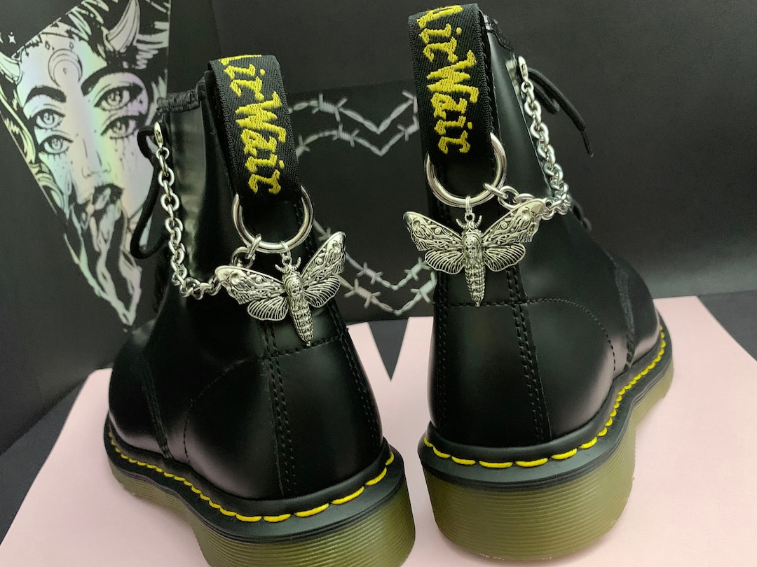 ORNATE DEATH MOTH O Ring Boot Chain Charm, Hardware Grunge Punk, Shoe ...