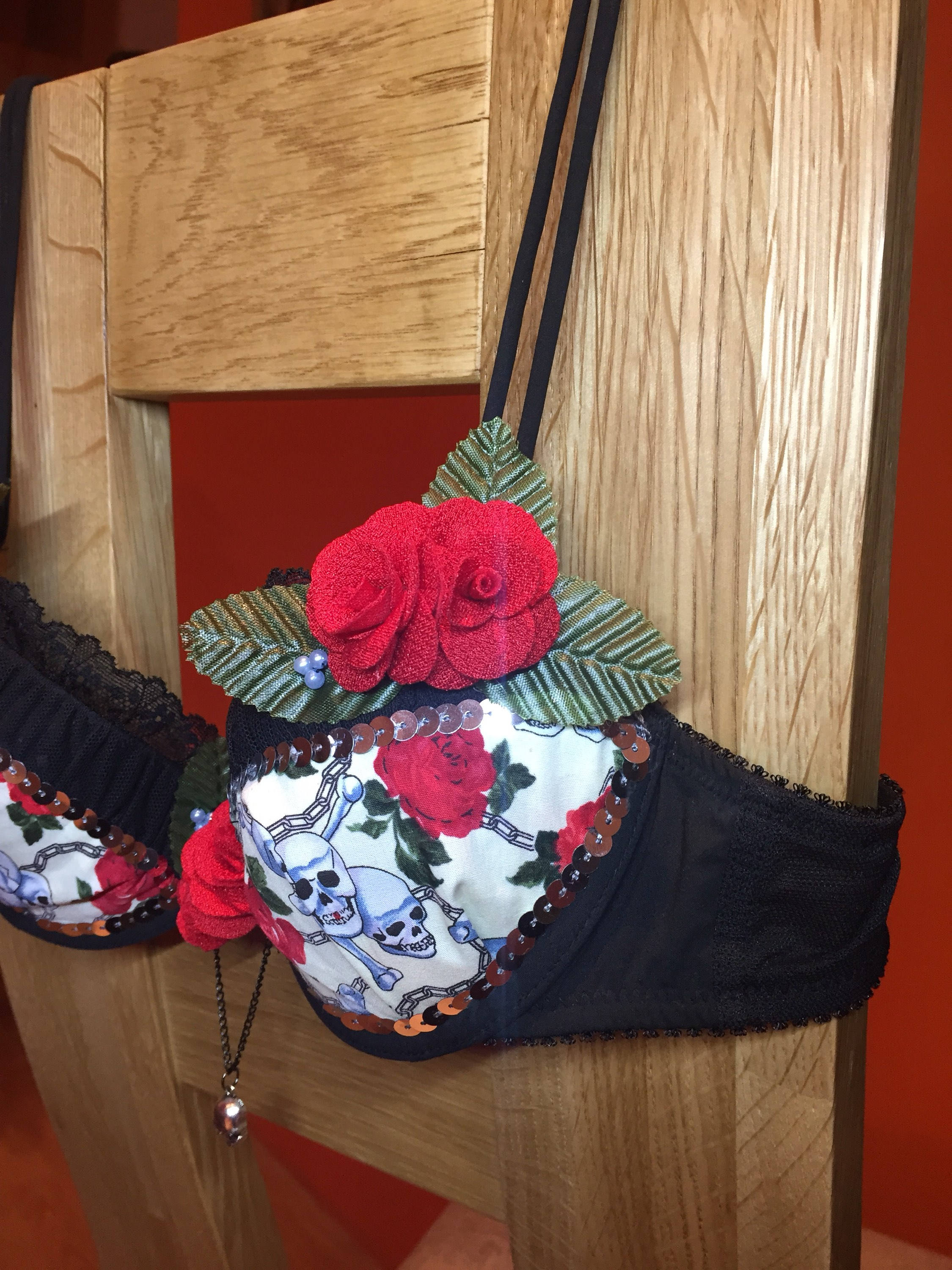 Bra Burlesque Gothic Black Red Rose Silver White Skull 30B/A Bellydance ...