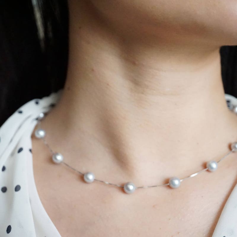 Floating Pearl Necklace - Etsy