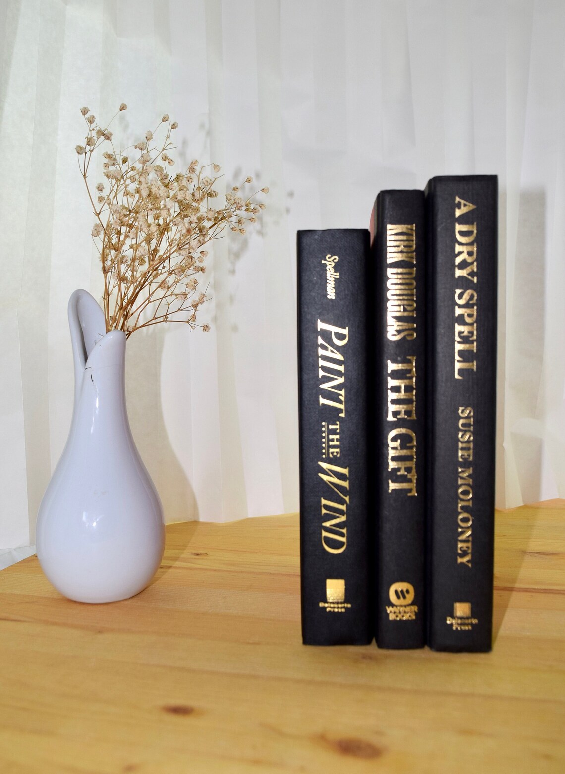 Black and Red Books Old Books Bookshelves Books by Color - Etsy