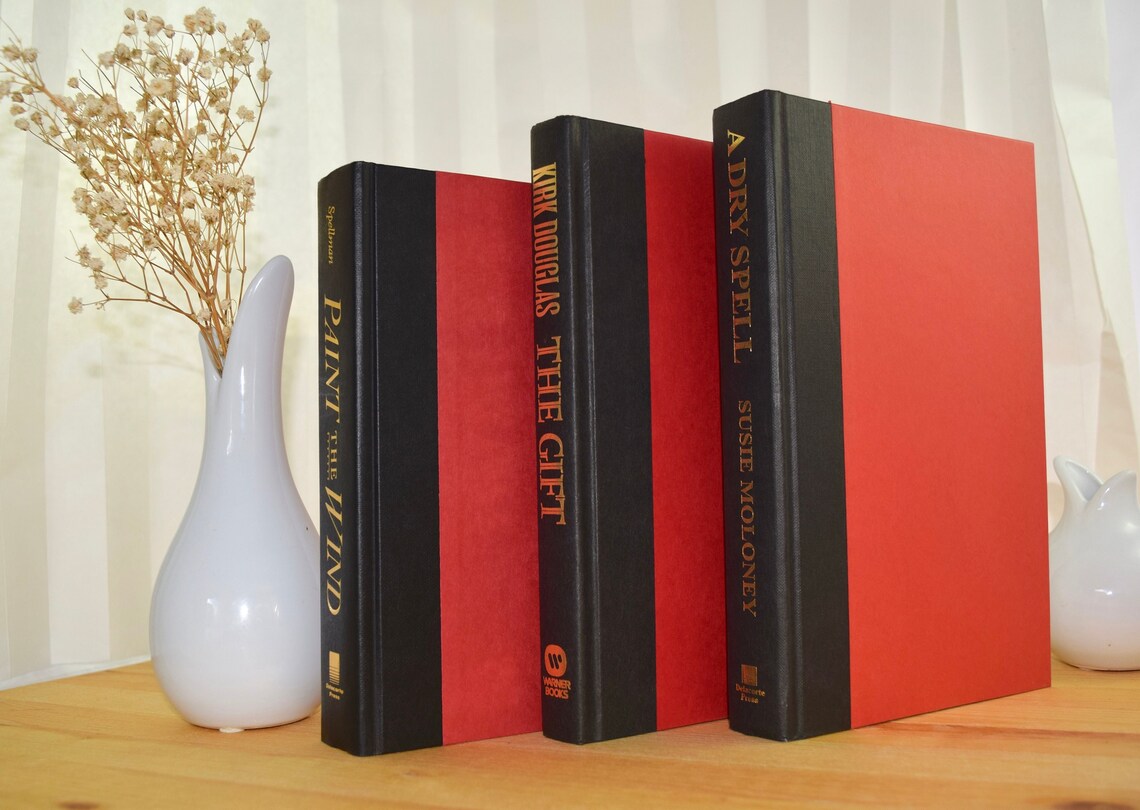 Black and Red Books Old Books Bookshelves Books by Color - Etsy