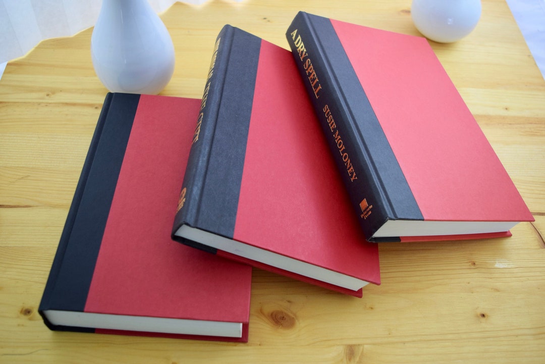 Black and Red Books Old Books Bookshelves Books by Color - Etsy