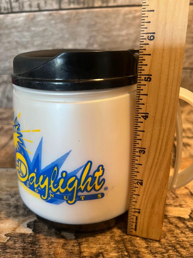 Vtg Daylight Travel Mug Cup With Lid White Blue Yellow Sun Logo Retro ...