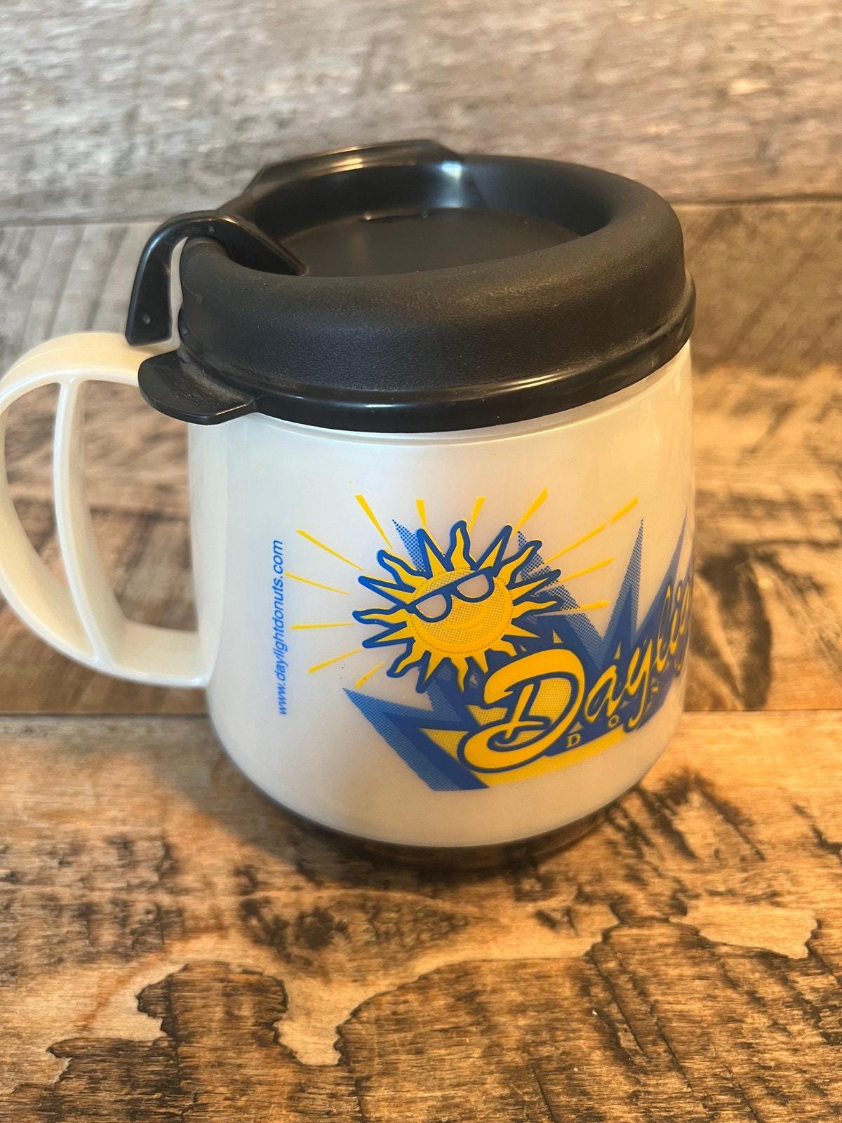 Vtg Daylight Travel Mug Cup With Lid White Blue Yellow Sun Logo Retro ...
