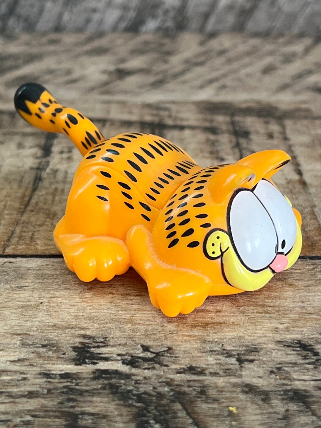Garfield Magnifying Glass Figurine Cake Topper - Etsy