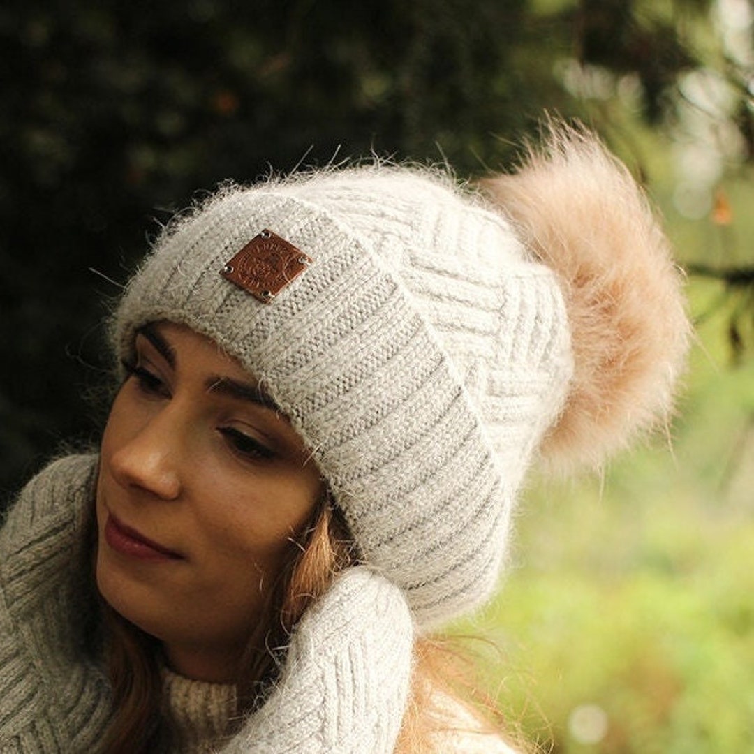Warm Cashmere Women's Beanie With Faux Fur Pom Pom – Soft Winter Hat ...