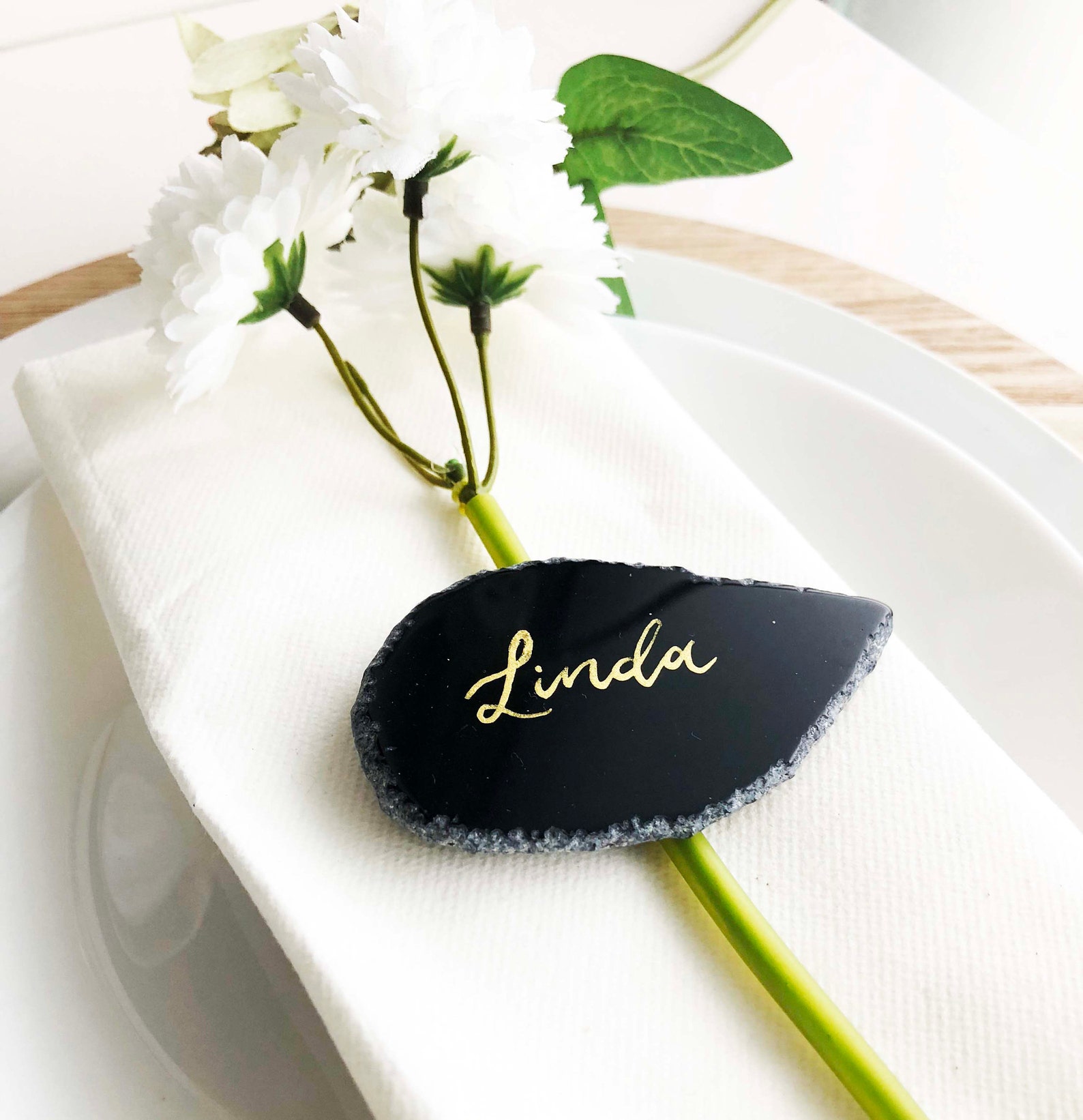 Agate Place Cards With Calligraphy, Wedding Agate Slices, Place Cards ...