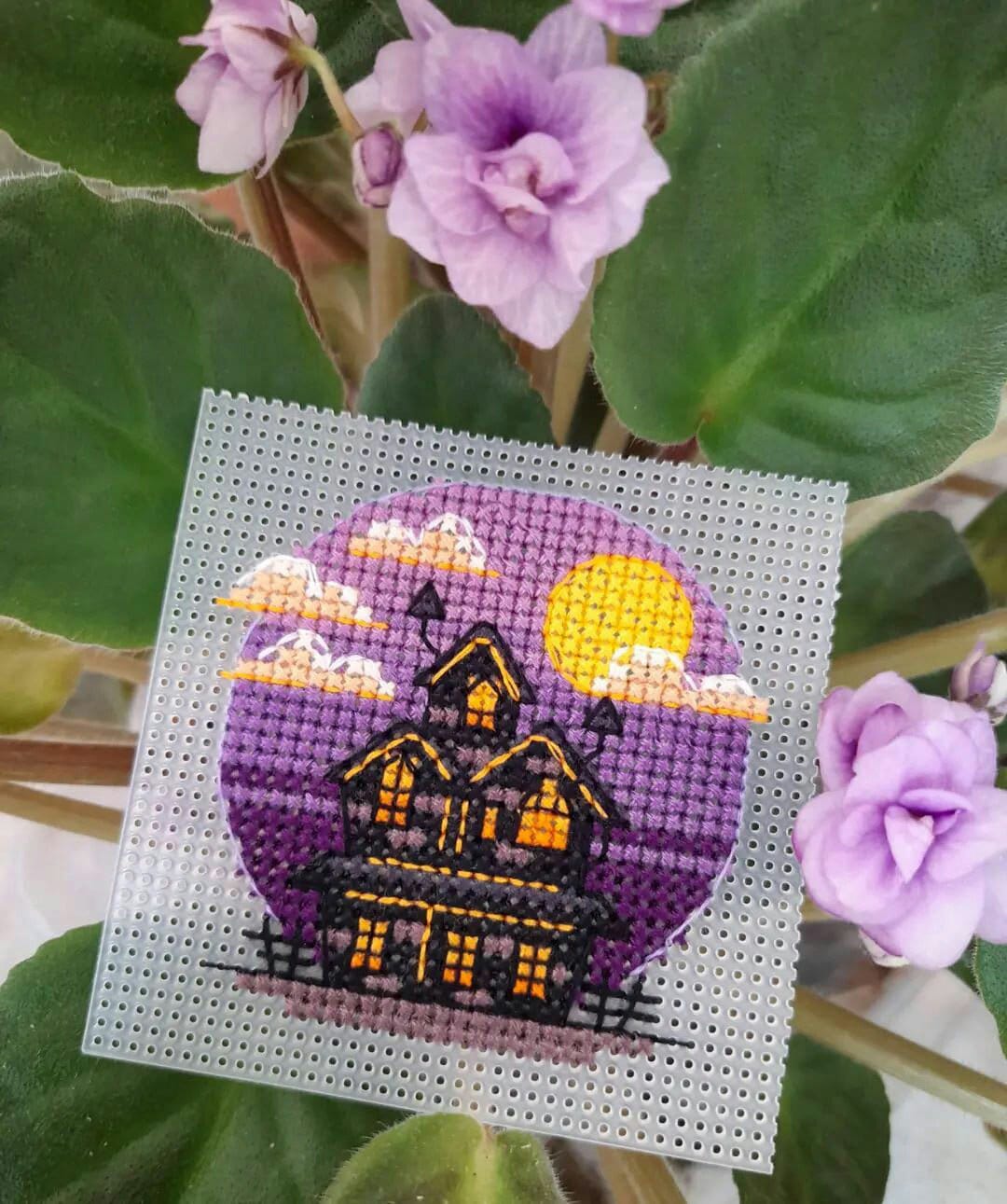 Cross Stitch Halloween Pattern Spooky house DMC Chart | Etsy
