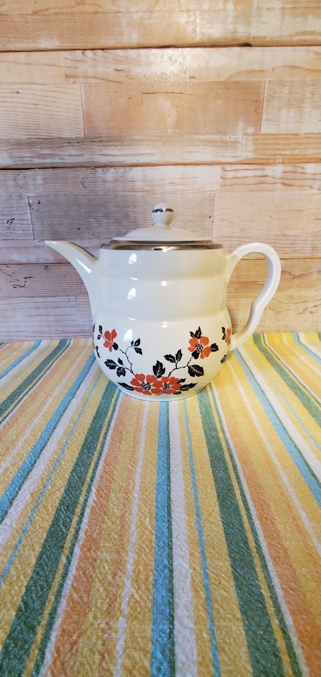 Vintage Hall's Superior Quality Red Poppy Radiance Teapot - Daniel Red ...