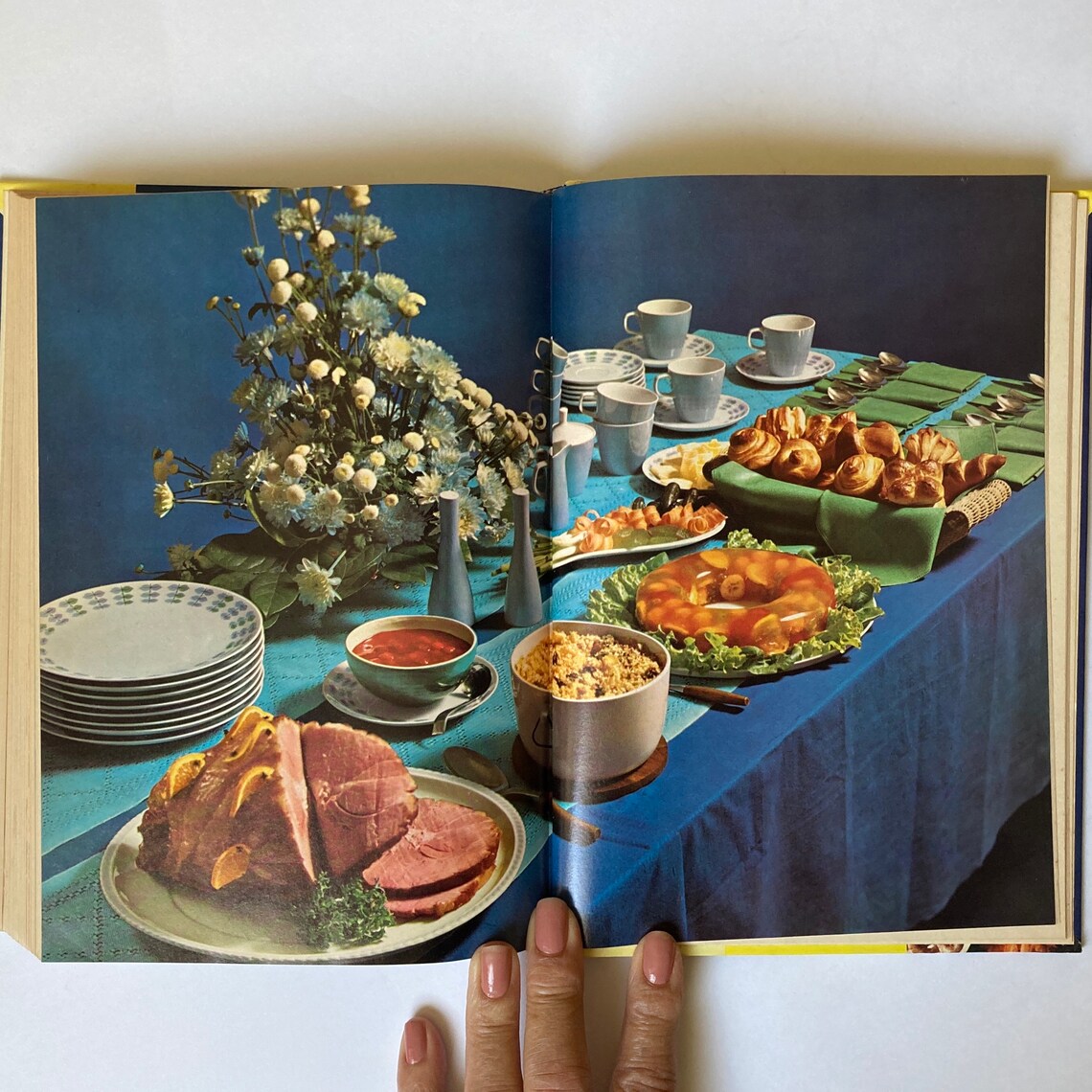 1970 Pillsbury Family Cook Book Recipe Book 1970s Cookbook, Kitchen and ...