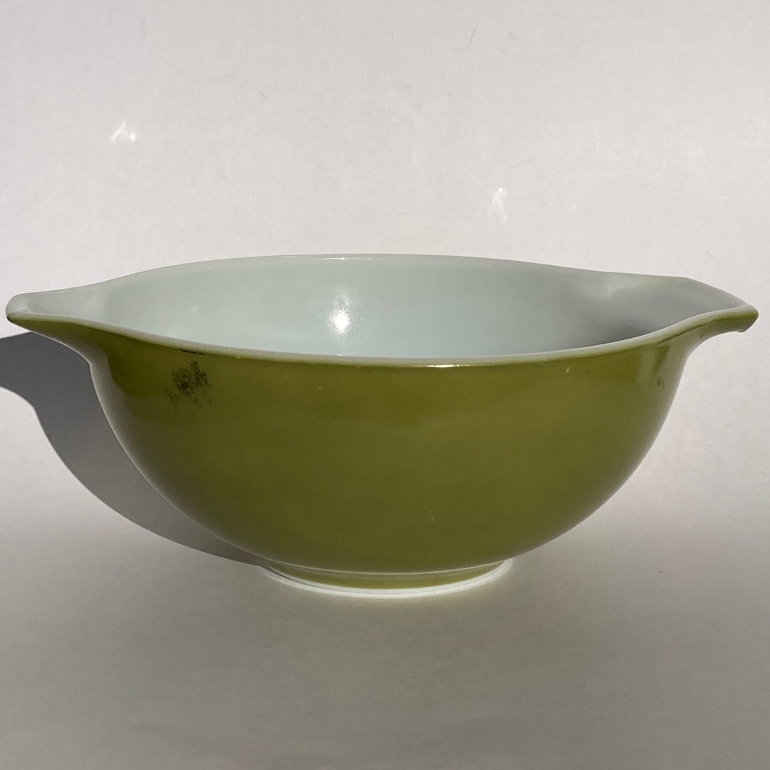 1967-1972 Pyrex 443 Verde Mixing Bowl With Cinderella Handle Pour ...