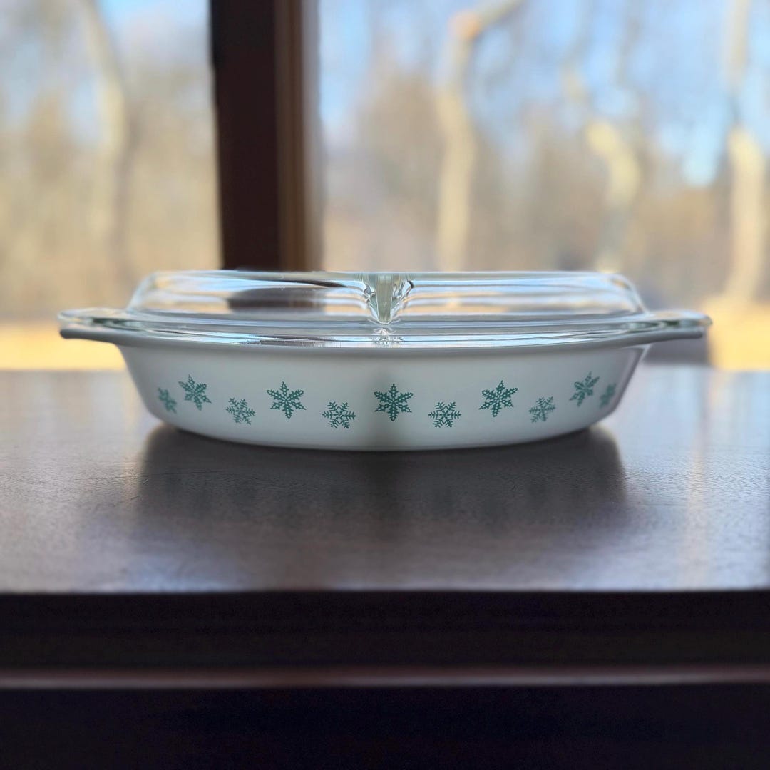 Vintage Rare Snowflake White Oval Divided Dish, Pyrex 1.5 Quart Divided ...