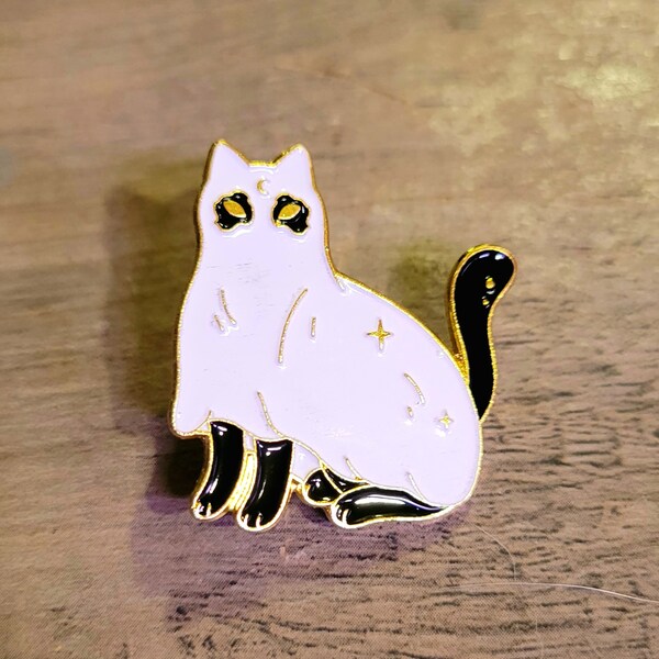White Cat Pin - Etsy