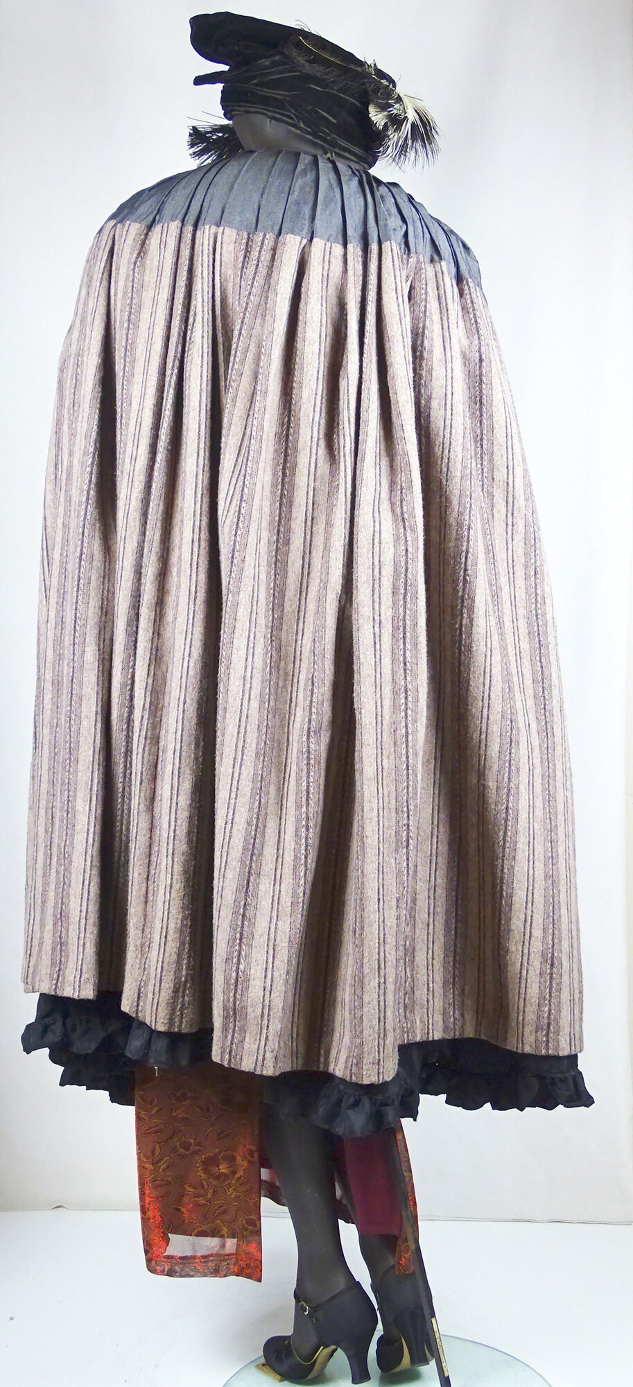 Edwardian Jacquard Silk Evening Cape With Ruffled Collar Fits - Etsy