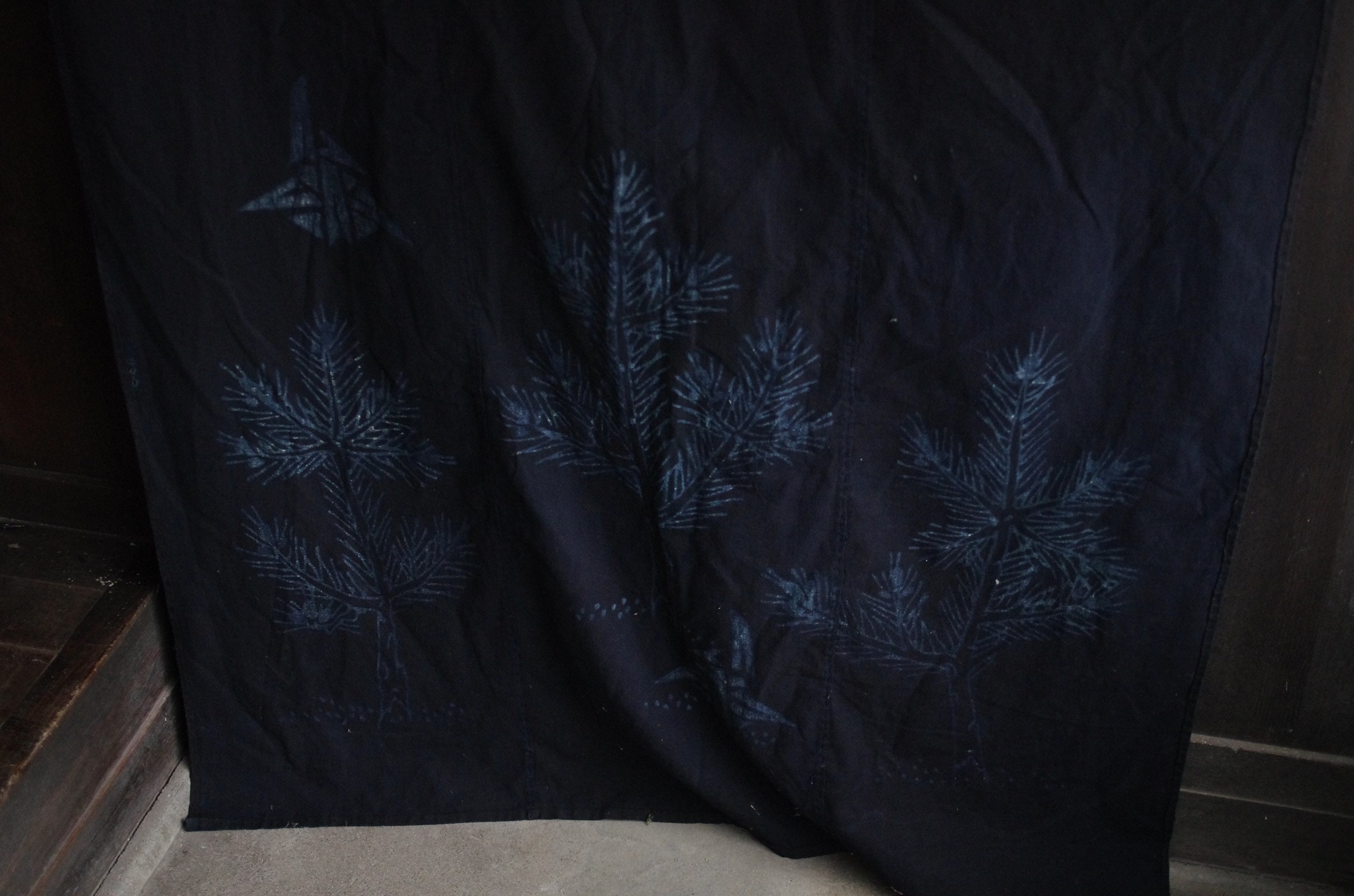 Dark Indigo Tsutsugaki Dyed Fabric From the Taisho Period. Paper Crane ...