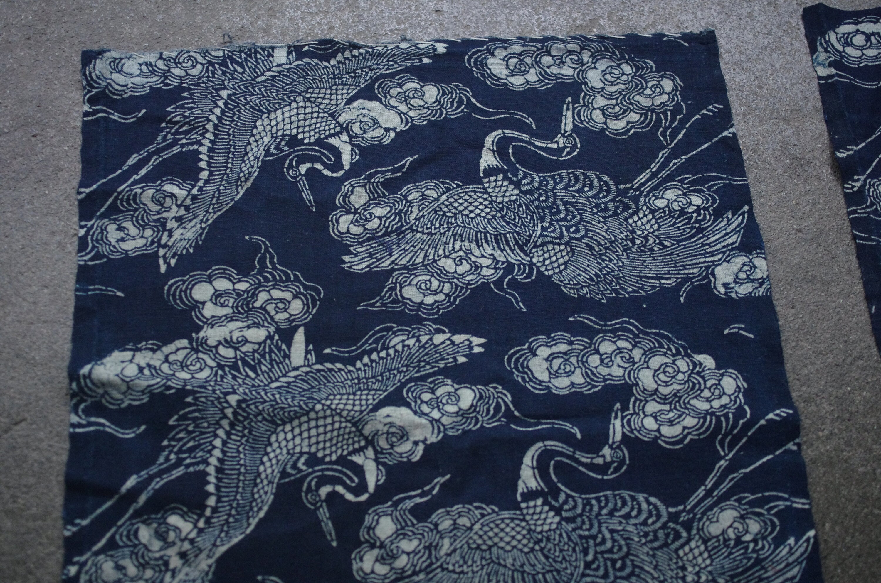 Indigo-dyed Cloth With a Crane Pattern From Around the Taisho Era. - Etsy