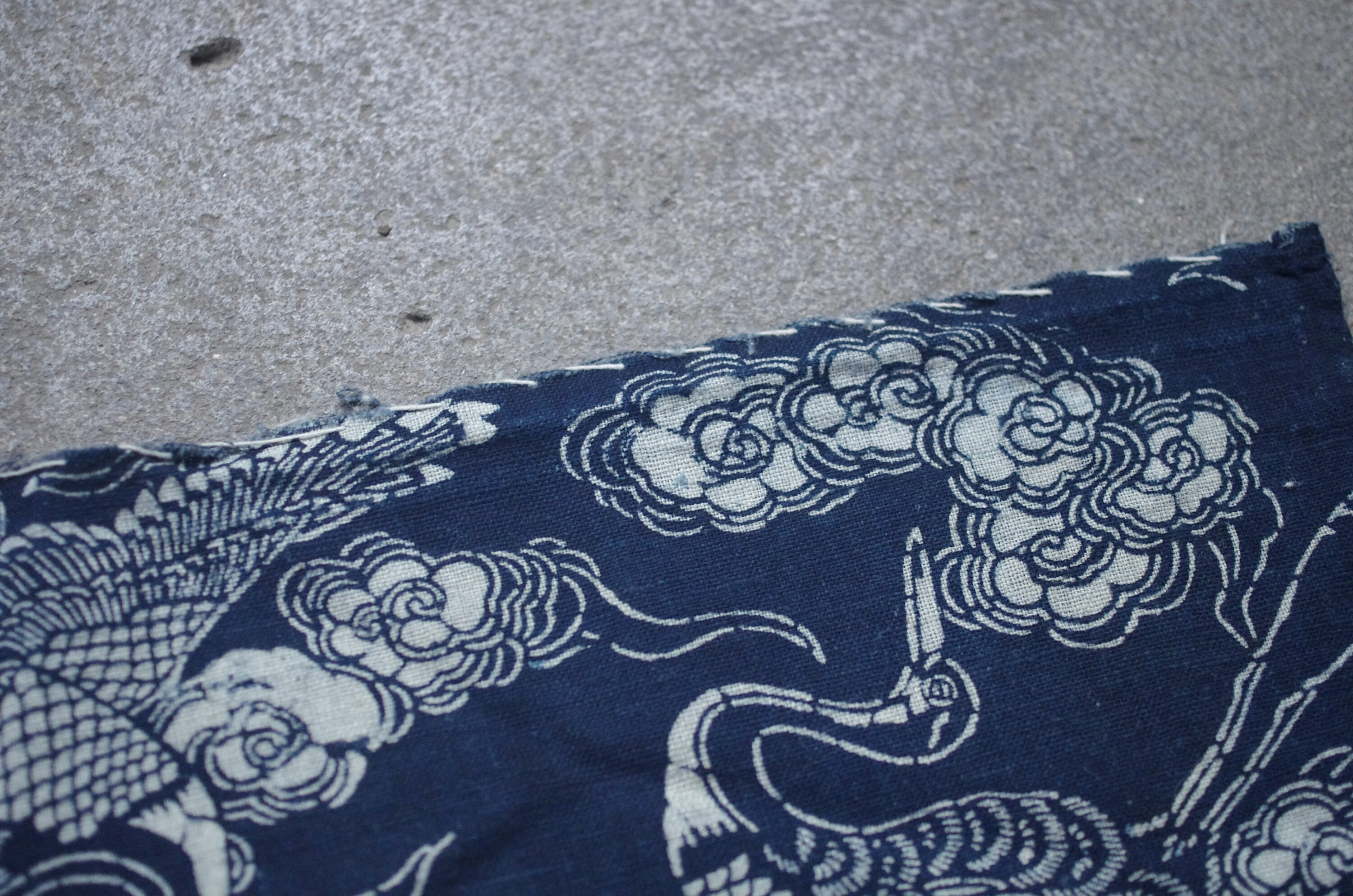 Indigo-dyed Cloth With a Crane Pattern From Around the Taisho Era. - Etsy