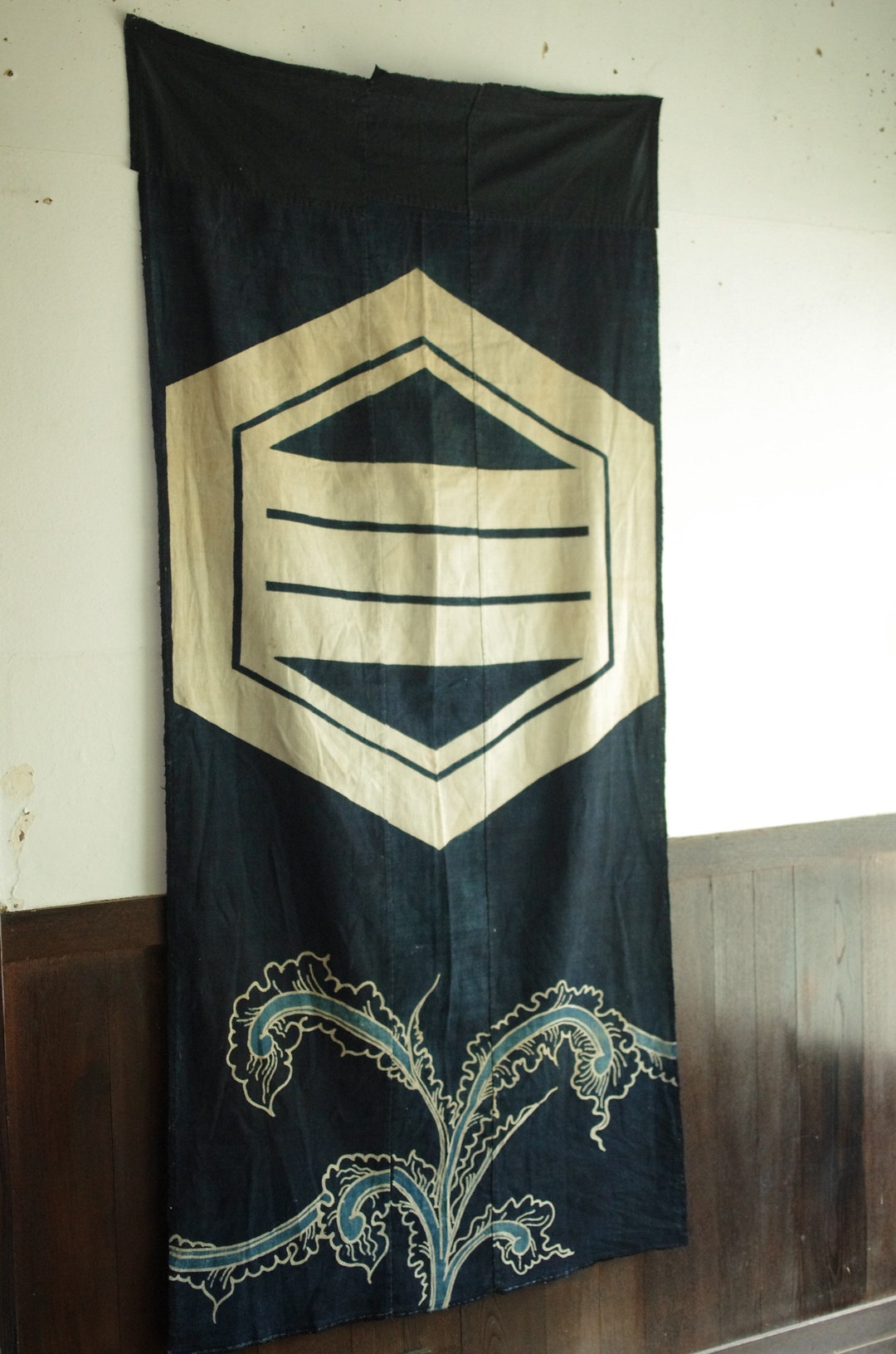 Tsutsugaki Indigo-dyed Cloth With Bracken Pattern. - Etsy
