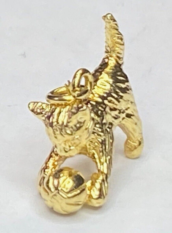 10K yellow gold Kitty cat playing with the ball charm… - Gem