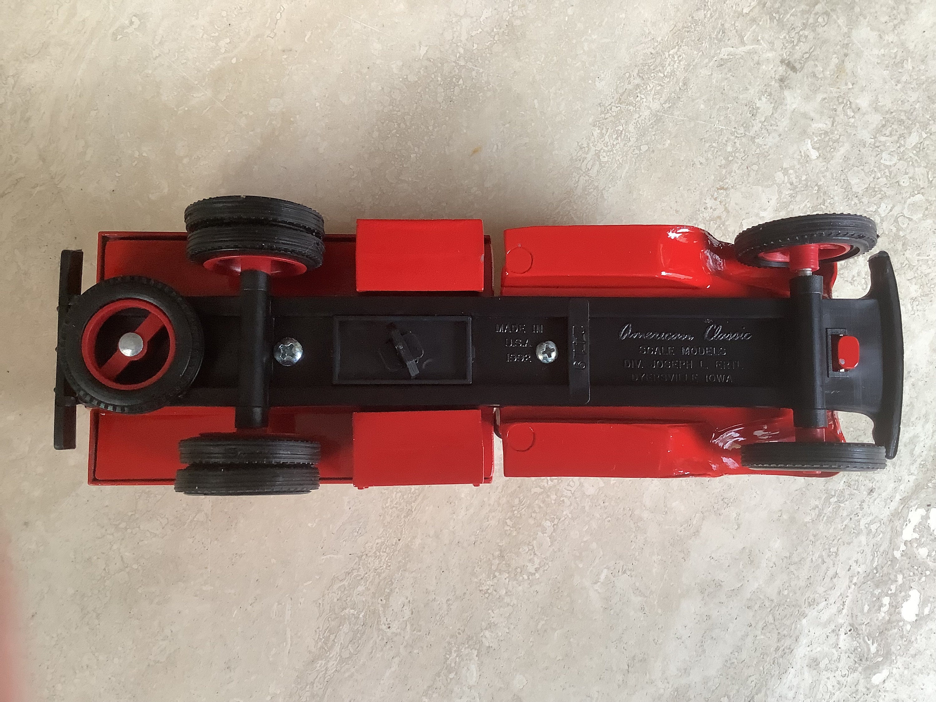 Vintage American Classic Mobilgas Truck Bank/scale Model Mobilgas Truck ...